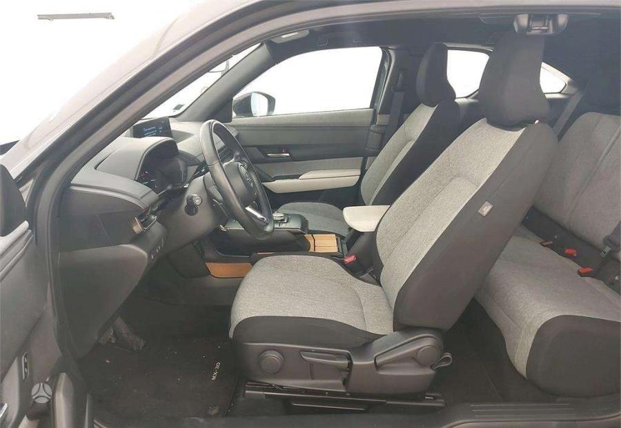 Grey Mazda MX-30 2020 in Siauliai, with an engine capacity of 0.00 L and mileage of 42 thousand km for 13500 €, photo 30 on AUTOMOTO.COM.LV