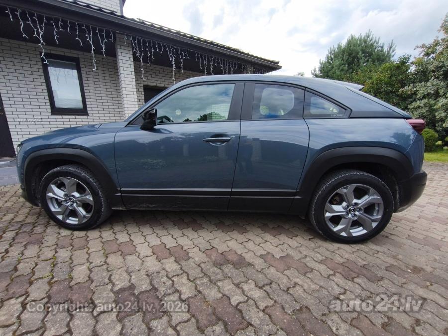 Grey Mazda MX-30 2022 in Tallinn, with an engine capacity of 0.00 L and mileage of 40 thousand km for 17900 €, photo 3 on AUTOMOTO.COM.LV