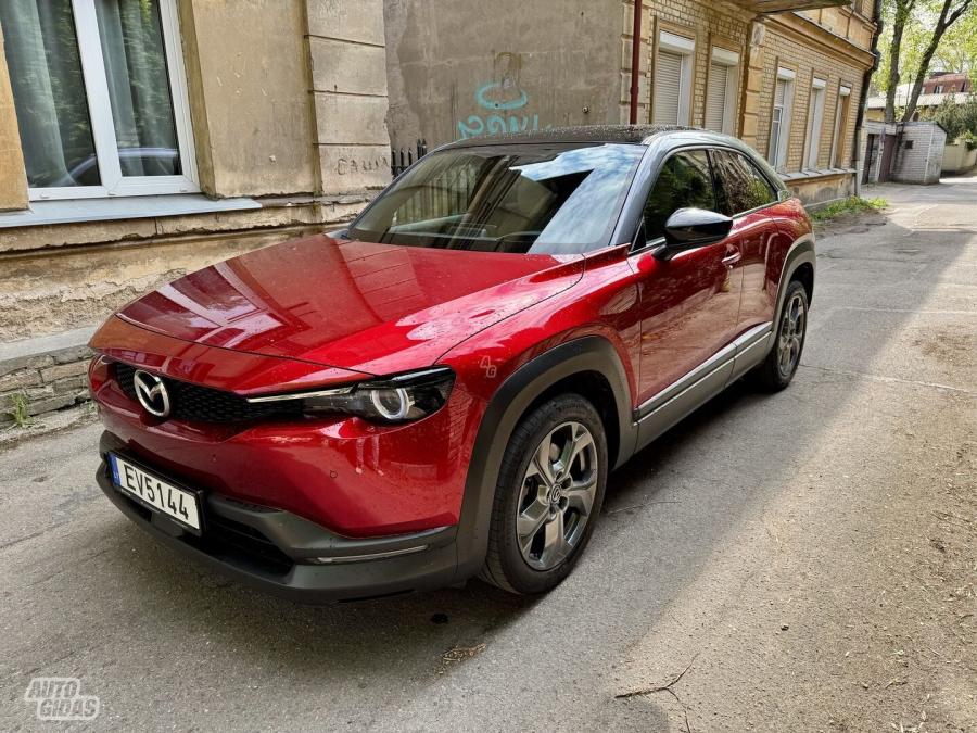 Красный Мазда MX-30 2020 в Вильнюс, объемом двигателя 0.00 л и пробегом 66 тыс. км за 11500 €, фото 4 на AUTOMOTO.COM.LV