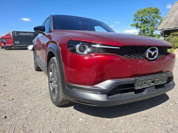 Sarkans Mazda MX-30 2021 Marijampole, ar dzinēja tilpumu 0.00 L un nobraukumu 56 tūkst. km par 12400 €, foto 1 vietnē AUTOMOTO.COM.LV