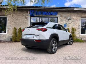 Balts Mazda MX-30 2023 Tallina, ar dzinēja tilpumu 0.00 L un nobraukumu 47 tūkst. km par 16990 €, foto 3 vietnē AUTOMOTO.COM.LV