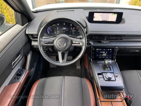 Balts Mazda MX-30 2023 Tallina, ar dzinēja tilpumu 0.00 L un nobraukumu 47 tūkst. km par 16990 €, foto 4 vietnē AUTOMOTO.COM.LV