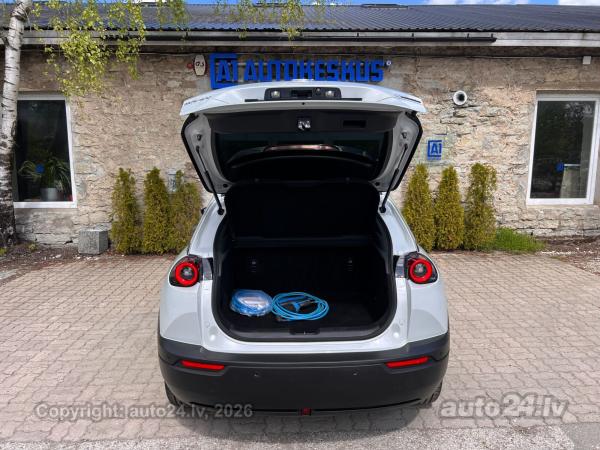 Balts Mazda MX-30 2023 Tallina, ar dzinēja tilpumu 0.00 L un nobraukumu 47 tūkst. km par 16990 €, foto 9 vietnē AUTOMOTO.COM.LV