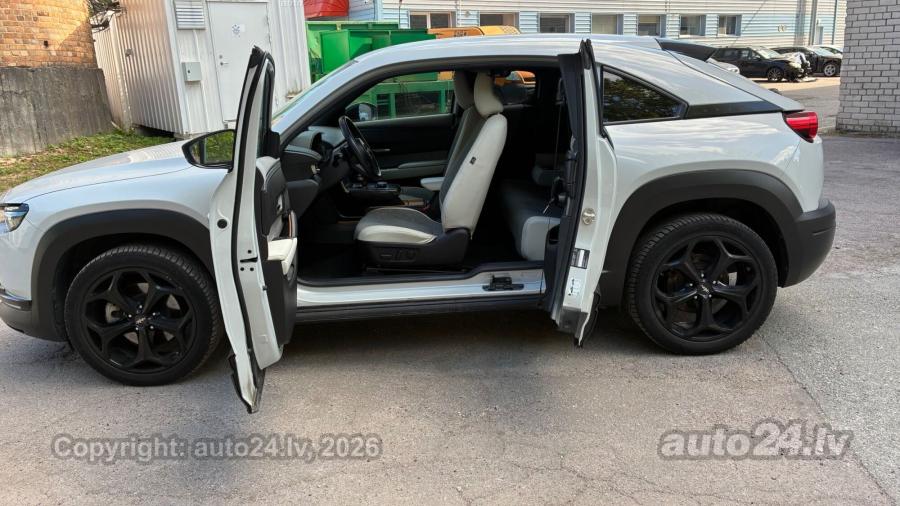 Balts Mazda MX-30 2020 Tallina, ar dzinēja tilpumu 0.00 L un nobraukumu 80 tūkst. km par 10900 €, foto 7 vietnē AUTOMOTO.COM.LV