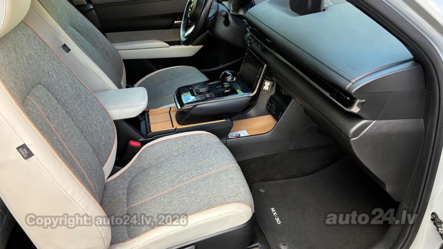 Balts Mazda MX-30 2020 Tallina, ar dzinēja tilpumu 0.00 L un nobraukumu 80 tūkst. km par 10900 €, foto 8 vietnē AUTOMOTO.COM.LV