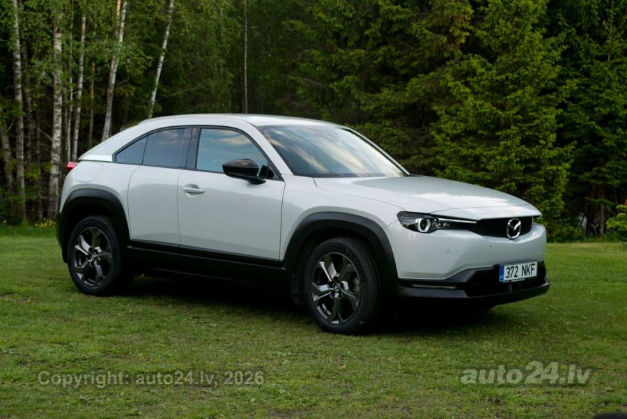 Balts Mazda MX-30 2020 Kerdla, ar dzinēja tilpumu 0.00 L un nobraukumu 104 tūkst. km par 13200 €, foto 4 vietnē AUTOMOTO.COM.LV