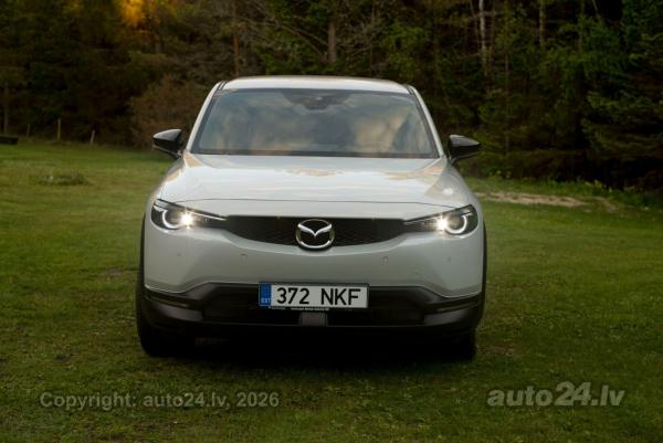 Balts Mazda MX-30 2020 Kerdla, ar dzinēja tilpumu 0.00 L un nobraukumu 104 tūkst. km par 13200 €, foto 5 vietnē AUTOMOTO.COM.LV