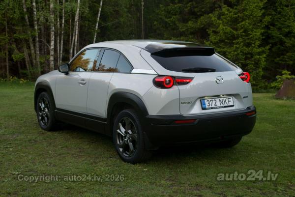Balts Mazda MX-30 2020 Kerdla, ar dzinēja tilpumu 0.00 L un nobraukumu 104 tūkst. km par 13200 €, foto 8 vietnē AUTOMOTO.COM.LV