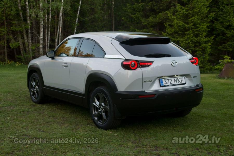 Balts Mazda MX-30 2020 Kerdla, ar dzinēja tilpumu 0.00 L un nobraukumu 104 tūkst. km par 13200 €, foto 8 vietnē AUTOMOTO.COM.LV