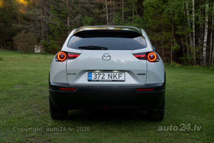 Balts Mazda MX-30 2020 Kerdla, ar dzinēja tilpumu 0.00 L un nobraukumu 104 tūkst. km par 13200 €, foto 9 vietnē AUTOMOTO.COM.LV