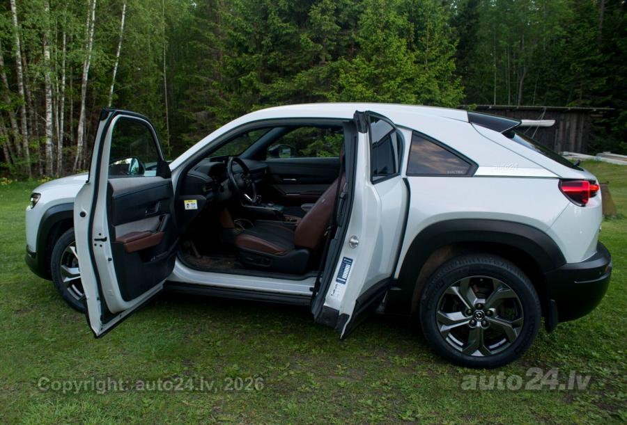 Balts Mazda MX-30 2020 Kerdla, ar dzinēja tilpumu 0.00 L un nobraukumu 104 tūkst. km par 13200 €, foto 11 vietnē AUTOMOTO.COM.LV
