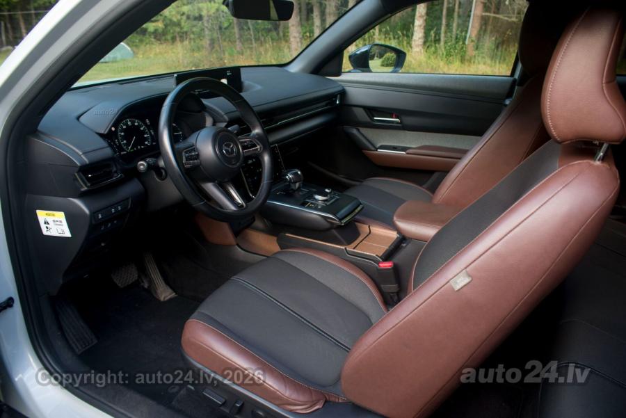 Balts Mazda MX-30 2020 Kerdla, ar dzinēja tilpumu 0.00 L un nobraukumu 104 tūkst. km par 13200 €, foto 13 vietnē AUTOMOTO.COM.LV