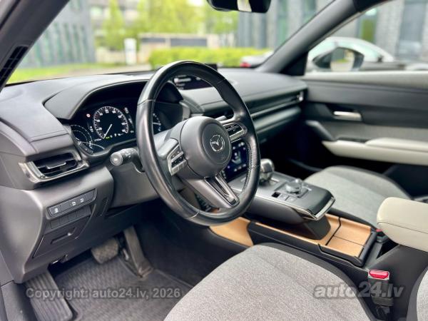 Белый Мазда MX-30 2021 в Таллин, объемом двигателя 0.00 л и пробегом 27 тыс. км за 14900 €, фото 10 на AUTOMOTO.COM.LV