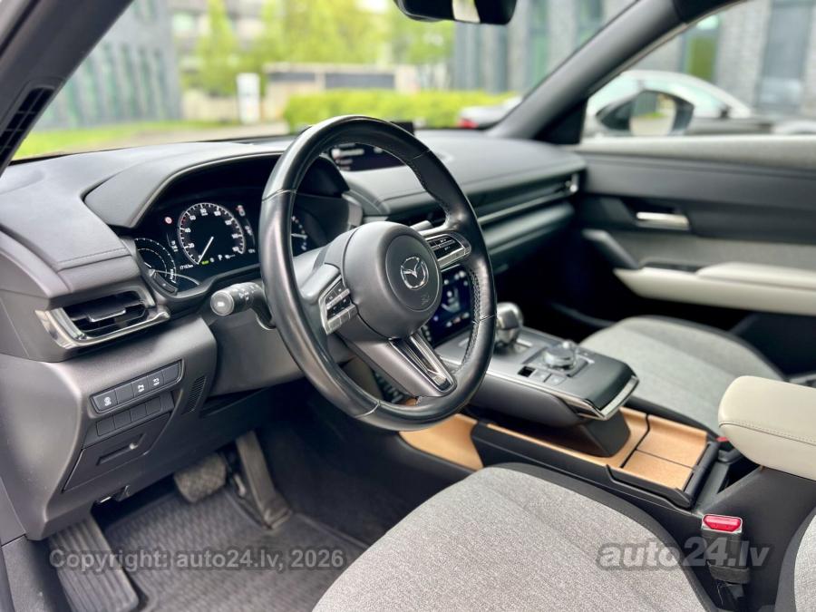 Белый Мазда MX-30 2021 в Таллин, объемом двигателя 0.00 л и пробегом 27 тыс. км за 14900 €, фото 11 на AUTOMOTO.COM.LV