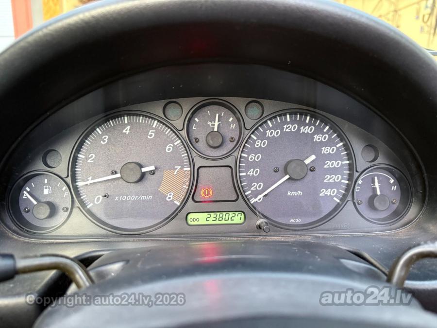 Черный Мазда МХ-5 1999 в Тарту, объемом двигателя 1.60 л и пробегом 238 тыс. км за 2900 €, фото 17 на AUTOMOTO.COM.LV