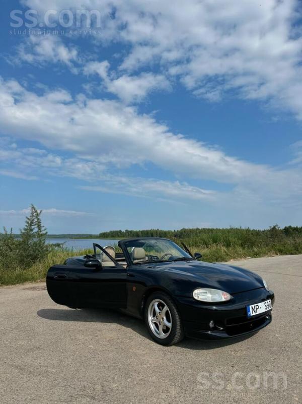 Melns Mazda MX-5 2001 Rīga, ar dzinēja tilpumu 1.60 L un nobraukumu 208 tūkst. km par 4100 €, foto 3 vietnē AUTOMOTO.COM.LV