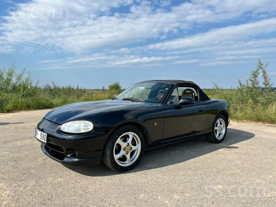 Black Mazda MX-5 2001 in Riga, with an engine capacity of 1.60 L and mileage of 208 thousand km for 4100 €, photo 9 on AUTOMOTO.COM.LV