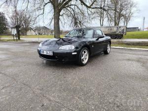 Melns Mazda MX-5 2002 Rīga, ar dzinēja tilpumu 1.60 L un nobraukumu 133 tūkst. km par 4300 €, foto  vietnē AUTOMOTO.COM.LV