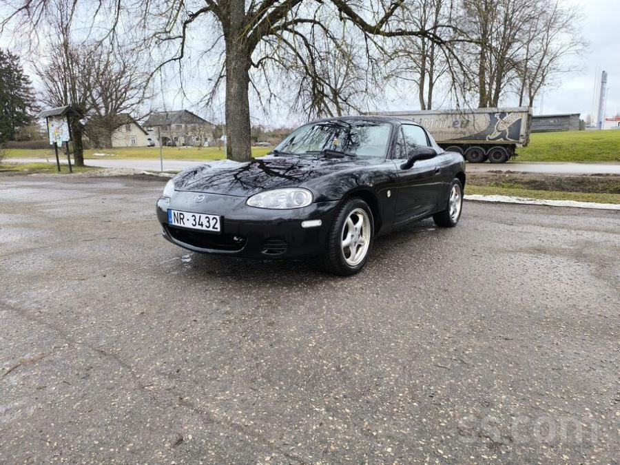Melns Mazda MX-5 2002 Rīga, ar dzinēja tilpumu 1.60 L un nobraukumu 133 tūkst. km par 4300 €, foto 1 vietnē AUTOMOTO.COM.LV