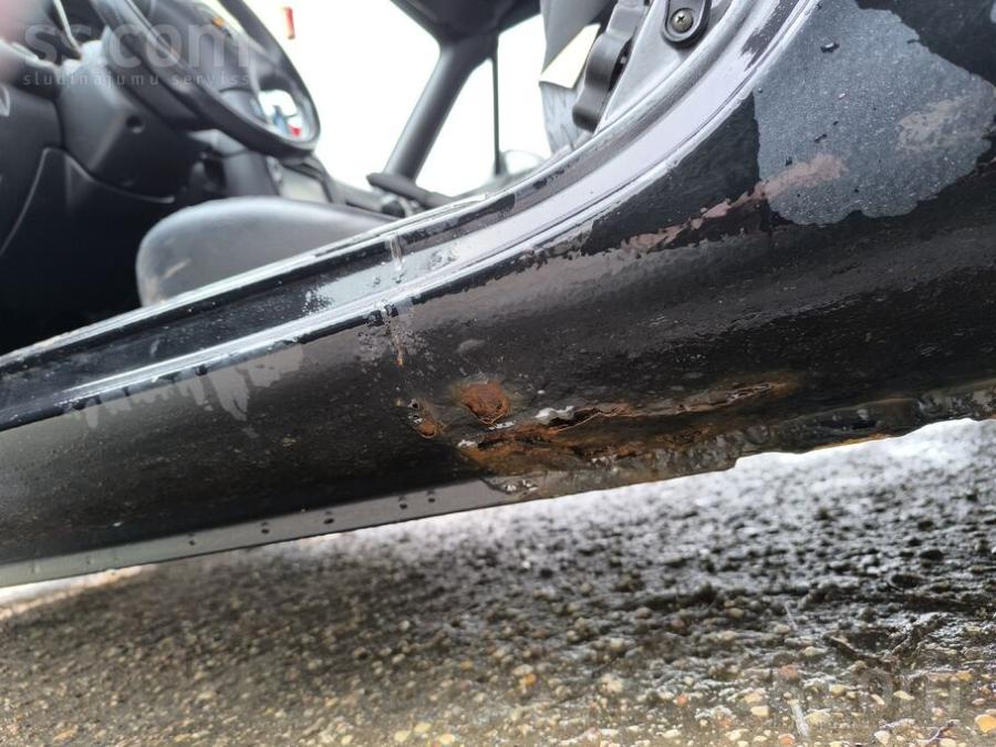 Melns Mazda MX-5 2002 Rīga, ar dzinēja tilpumu 1.60 L un nobraukumu 133 tūkst. km par 4300 €, foto 11 vietnē AUTOMOTO.COM.LV