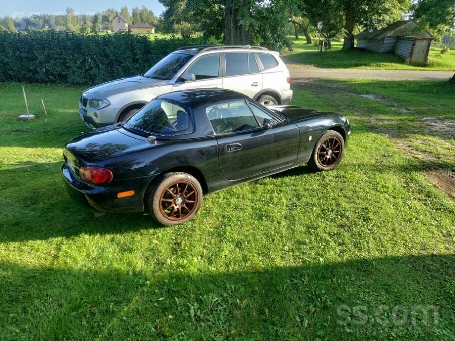 Melns Mazda MX-5 2002 Rīga, ar dzinēja tilpumu 1.60 L un nobraukumu 133 tūkst. km par 4300 €, foto 12 vietnē AUTOMOTO.COM.LV