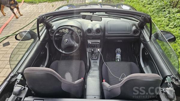 Melns Mazda MX-5 2002 Jelgava, ar dzinēja tilpumu 1.60 L un nobraukumu 155 tūkst. km par 4300 €, foto 7 vietnē AUTOMOTO.COM.LV