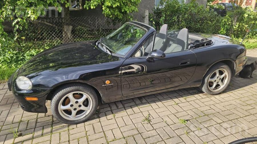Melns Mazda MX-5 2002 Jelgava, ar dzinēja tilpumu 1.60 L un nobraukumu 155 tūkst. km par 4300 €, foto 1 vietnē AUTOMOTO.COM.LV