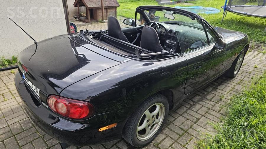 Melns Mazda MX-5 2002 Jelgava, ar dzinēja tilpumu 1.60 L un nobraukumu 155 tūkst. km par 4300 €, foto 7 vietnē AUTOMOTO.COM.LV