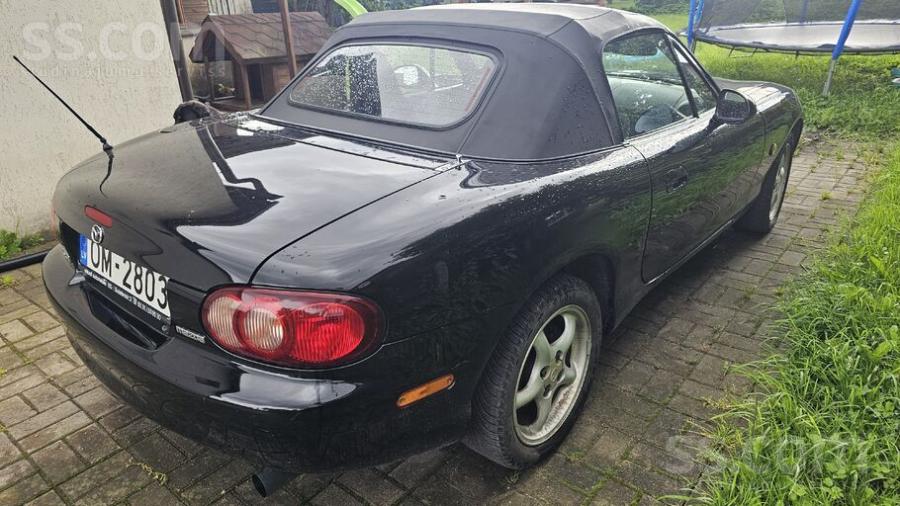 Melns Mazda MX-5 2002 Jelgava, ar dzinēja tilpumu 1.60 L un nobraukumu 155 tūkst. km par 4300 €, foto 11 vietnē AUTOMOTO.COM.LV