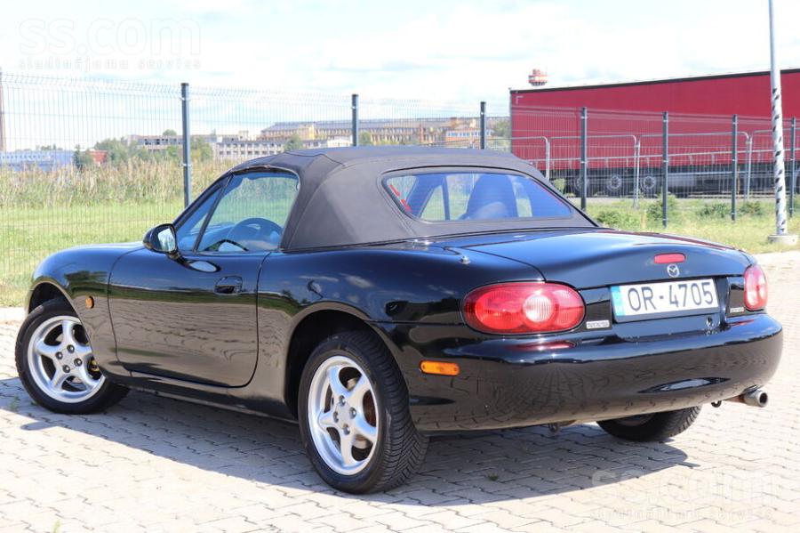 Melns Mazda MX-5 2002 Rīga, ar dzinēja tilpumu 1.60 L un nobraukumu 164 tūkst. km par 4250 €, foto 16 vietnē AUTOMOTO.COM.LV