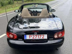 Black Mazda MX-5 2003 in Vilnius, with an engine capacity of 1.60 L and mileage of 159 thousand km for 4300 €, photo 5 on AUTOMOTO.COM.LV