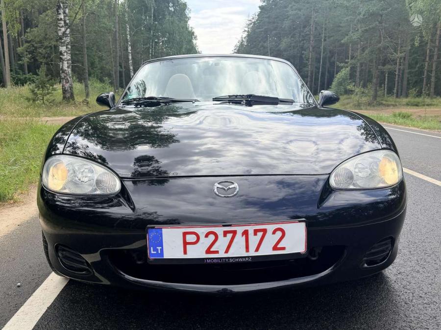 Black Mazda MX-5 2003 in Vilnius, with an engine capacity of 1.60 L and mileage of 159 thousand km for 4300 €, photo 8 on AUTOMOTO.COM.LV