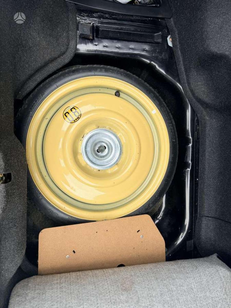 Black Mazda MX-5 2003 in Vilnius, with an engine capacity of 1.60 L and mileage of 159 thousand km for 4300 €, photo 13 on AUTOMOTO.COM.LV