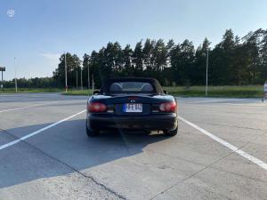 Black Mazda MX-5 2003 in Vilnius, with an engine capacity of 1.60 L and mileage of 180 thousand km for 4499 €, photo 13 on AUTOMOTO.COM.LV