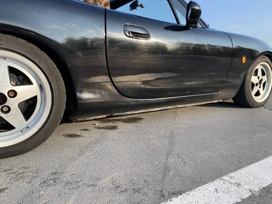 Black Mazda MX-5 2003 in Vilnius, with an engine capacity of 1.60 L and mileage of 180 thousand km for 4499 €, photo 24 on AUTOMOTO.COM.LV
