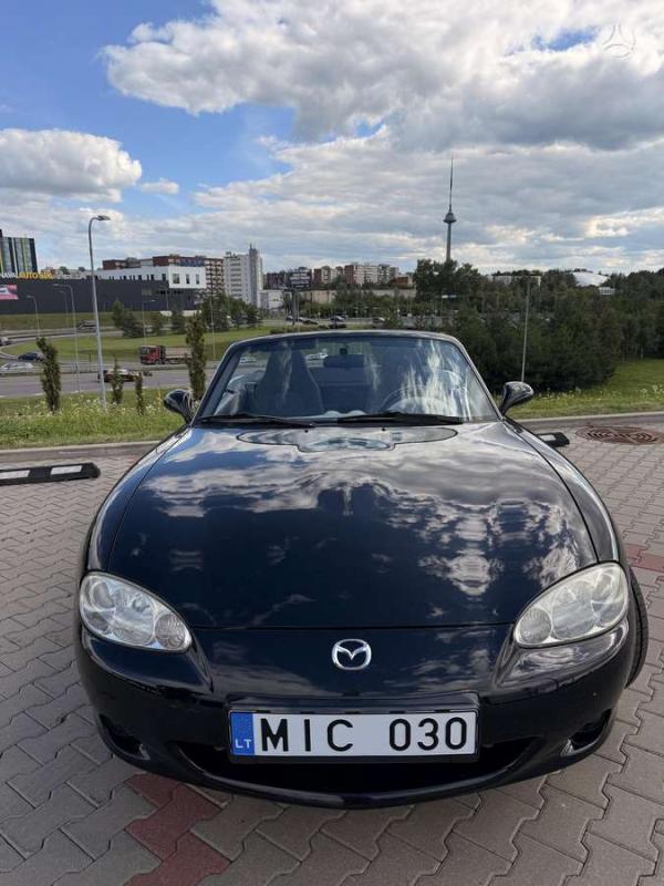 Melns Mazda MX-5 2004 Viļņa, ar dzinēja tilpumu 1.60 L un nobraukumu 158 tūkst. km par 3890 €, foto 5 vietnē AUTOMOTO.COM.LV