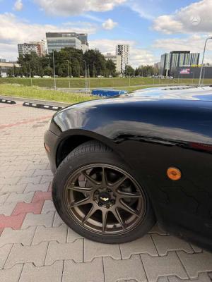 Black Mazda MX-5 2004 in Vilnius, with an engine capacity of 1.60 L and mileage of 158 thousand km for 3890 €, photo 6 on AUTOMOTO.COM.LV