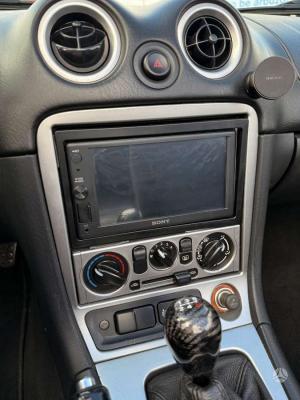 Black Mazda MX-5 2004 in Vilnius, with an engine capacity of 1.60 L and mileage of 158 thousand km for 3890 €, photo 18 on AUTOMOTO.COM.LV