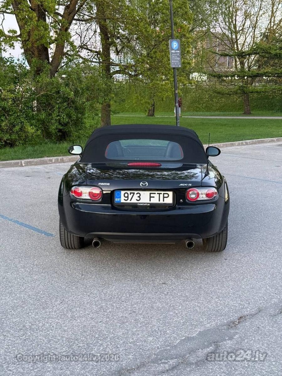 Melns Mazda MX-5 2005 Tallina, ar dzinēja tilpumu 1.80 L un nobraukumu 147 tūkst. km par 8990 €, foto 6 vietnē AUTOMOTO.COM.LV