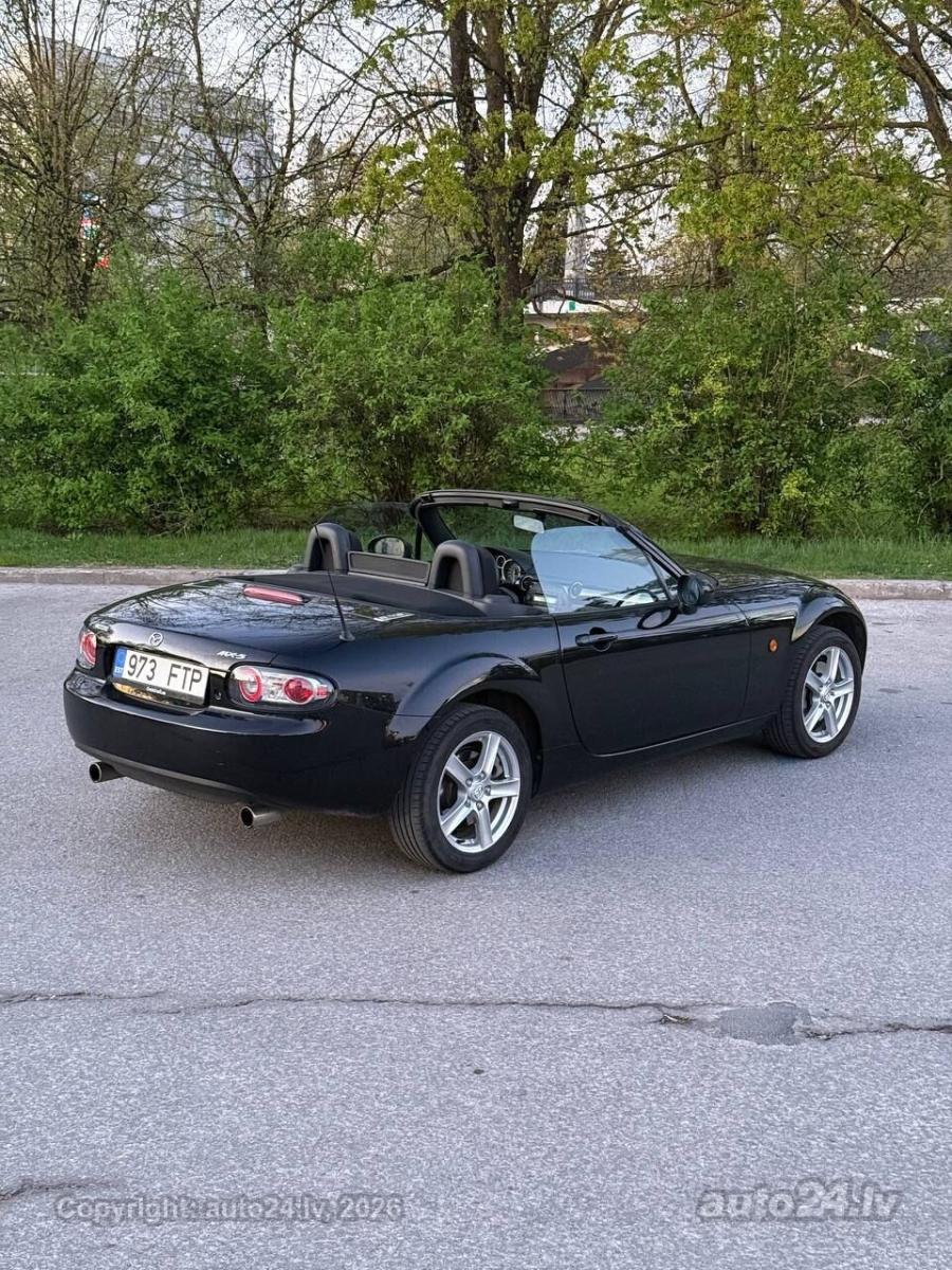 Melns Mazda MX-5 2005 Tallina, ar dzinēja tilpumu 1.80 L un nobraukumu 147 tūkst. km par 8990 €, foto 11 vietnē AUTOMOTO.COM.LV