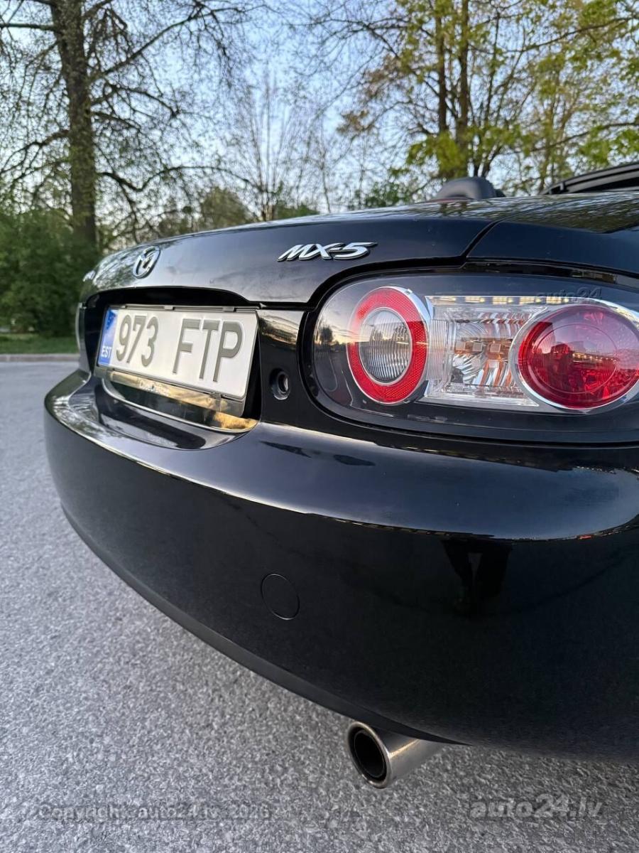 Melns Mazda MX-5 2005 Tallina, ar dzinēja tilpumu 1.80 L un nobraukumu 147 tūkst. km par 8990 €, foto 17 vietnē AUTOMOTO.COM.LV