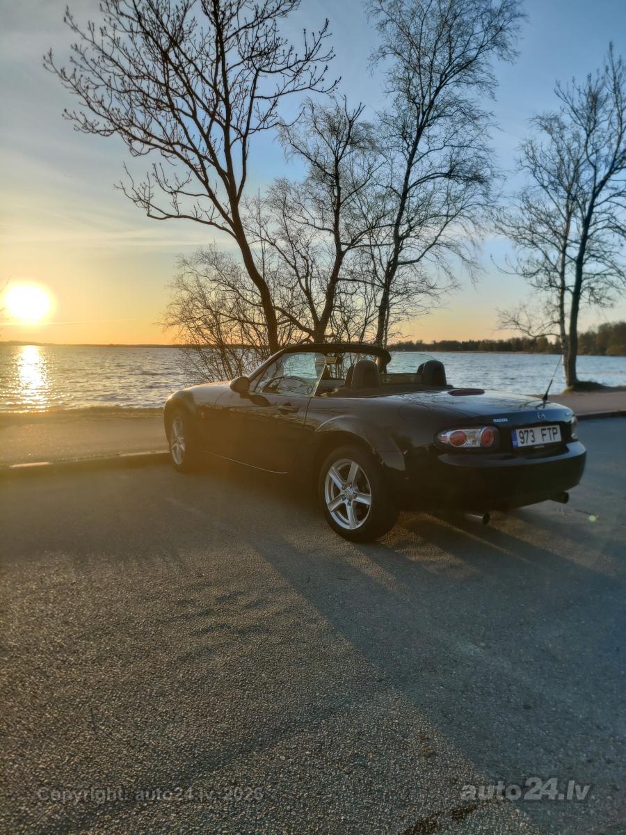 Melns Mazda MX-5 2005 Tallina, ar dzinēja tilpumu 1.80 L un nobraukumu 147 tūkst. km par 8990 €, foto 19 vietnē AUTOMOTO.COM.LV