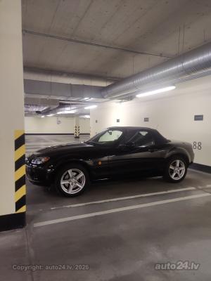Melns Mazda MX-5 2005 Tallina, ar dzinēja tilpumu 1.80 L un nobraukumu 147 tūkst. km par 8990 €, foto 21 vietnē AUTOMOTO.COM.LV