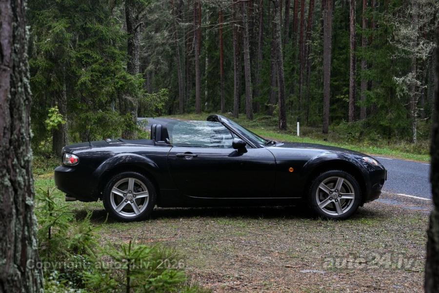 Черный Мазда МХ-5 2006 в Таллин, объемом двигателя 1.80 л и пробегом 140 тыс. км за 7999 €, фото 4 на AUTOMOTO.COM.LV