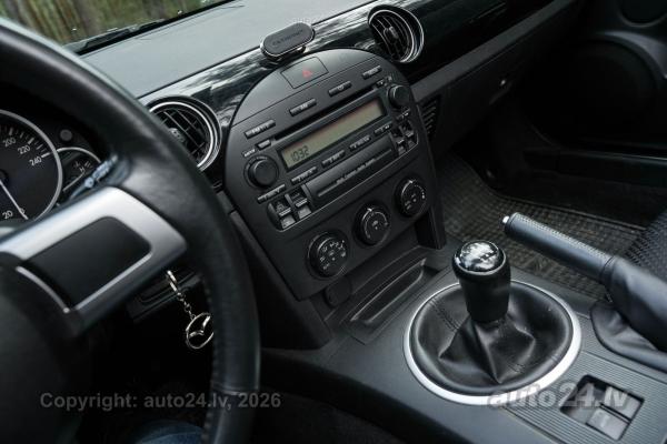 Черный Мазда МХ-5 2006 в Таллин, объемом двигателя 1.80 л и пробегом 140 тыс. км за 7999 €, фото 8 на AUTOMOTO.COM.LV