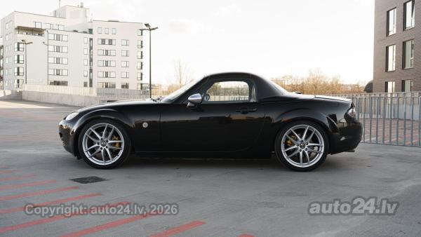 Black Mazda MX-5 2007 in Tartu, with an engine capacity of 2.00 L and mileage of 140 thousand km for 10490 €, photo 8 on AUTOMOTO.COM.LV