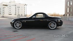 Black Mazda MX-5 2007 in Tartu, with an engine capacity of 2.00 L and mileage of 140 thousand km for 10490 €, photo 9 on AUTOMOTO.COM.LV