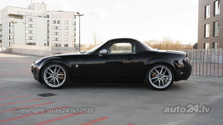 Black Mazda MX-5 2007 in Tartu, with an engine capacity of 2.00 L and mileage of 140 thousand km for 10490 €, photo 9 on AUTOMOTO.COM.LV