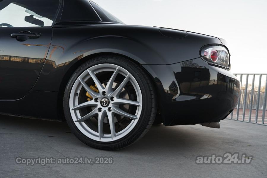 Black Mazda MX-5 2007 in Tartu, with an engine capacity of 2.00 L and mileage of 140 thousand km for 10490 €, photo 10 on AUTOMOTO.COM.LV