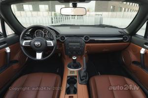 Black Mazda MX-5 2007 in Tartu, with an engine capacity of 2.00 L and mileage of 140 thousand km for 10490 €, photo 19 on AUTOMOTO.COM.LV